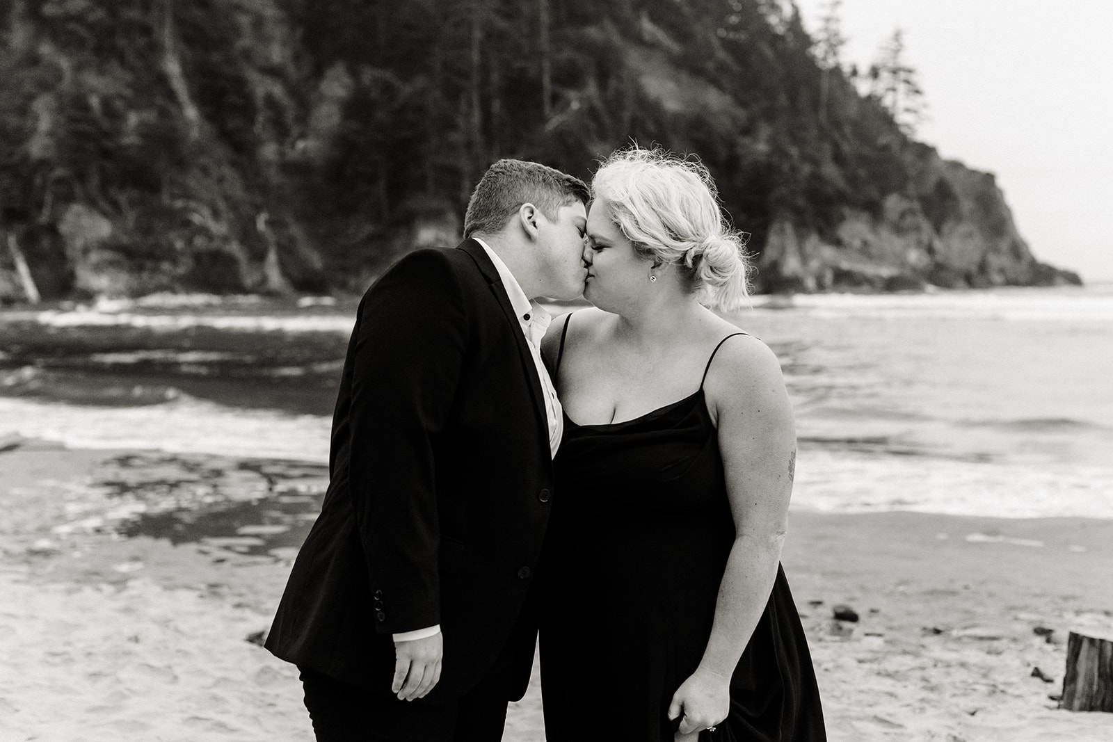 Oregon Coast Engagement Photos