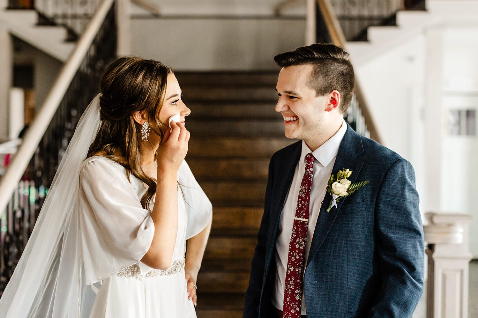 Candid Wedding Photography Tips for Couples