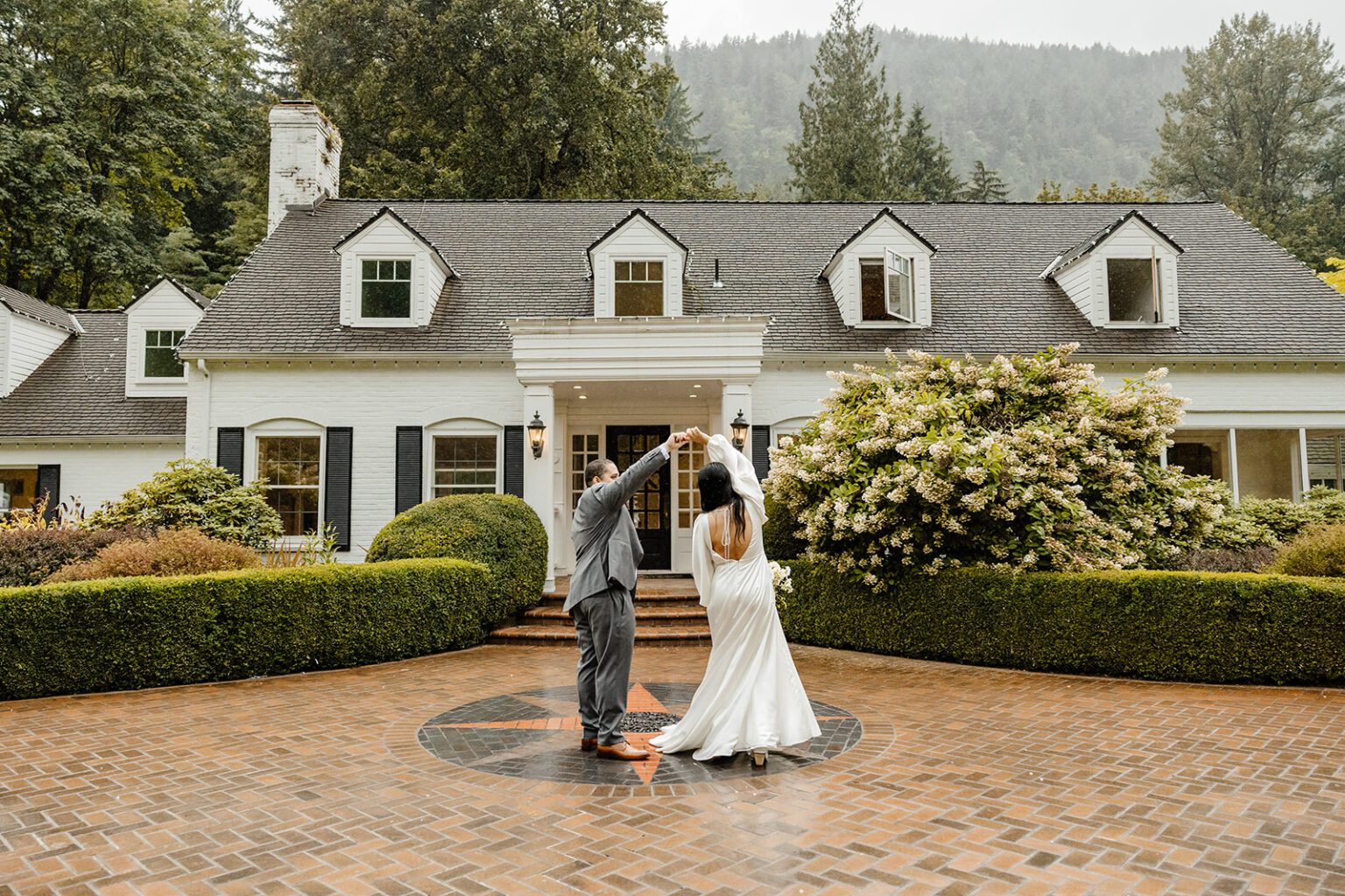 Washington Wedding Rain Plan Every Couple Should Know